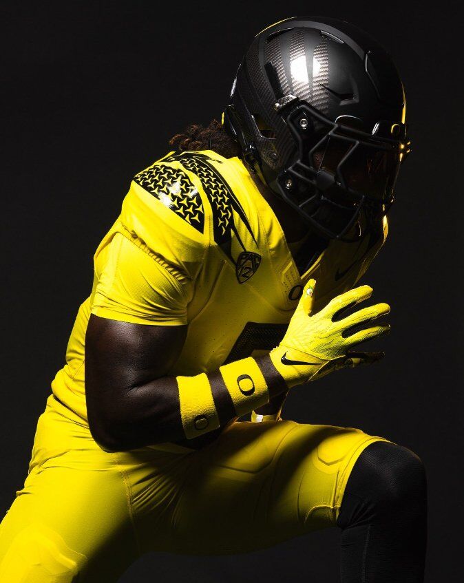 Oregon Ducks Release Their Bright New Uniform 1st Game Combo Ahead of ...
