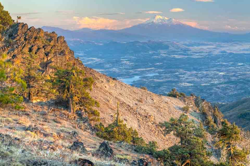 A New Bolan Mountain Fire Lookout Cabin in the Siskiyou Mountains of ...