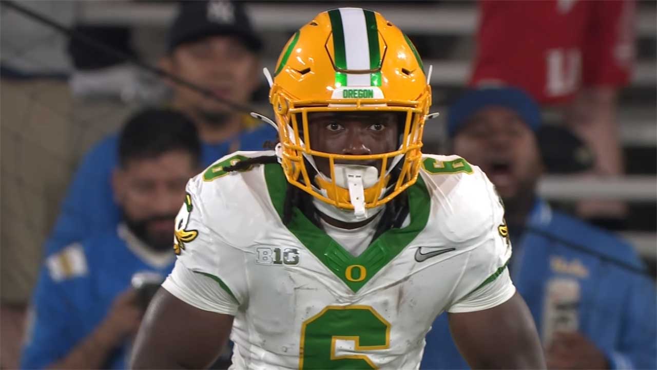 Oregon Ducks Beat UCLA Bruins 34-13 in Game Marred By Head Injury ...